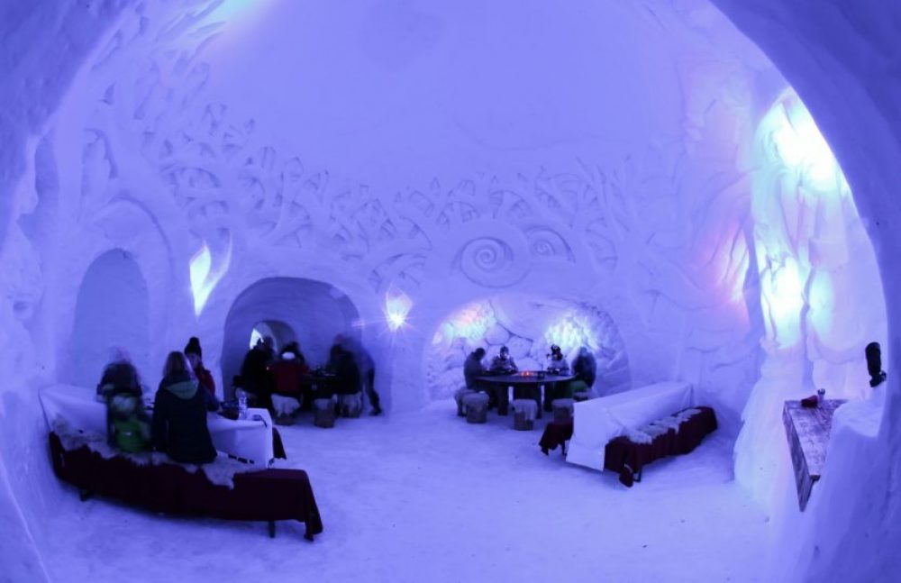 Building an Igloo for a party and a sleep over - #myinnsbruck