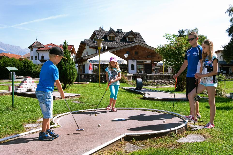 Mini golf: a sport for all ages - #myinnsbruck